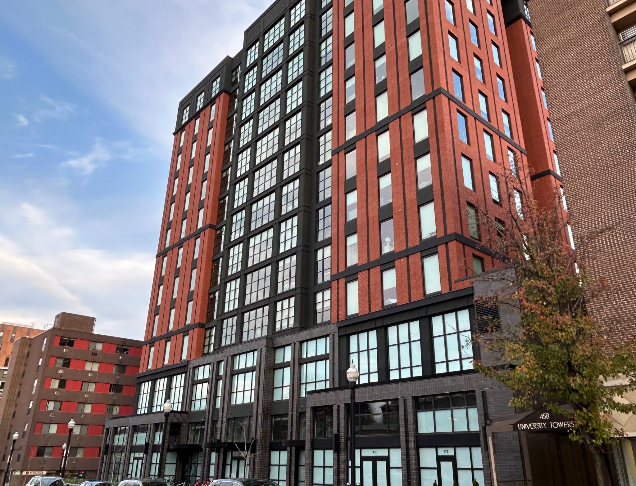 Shaq's Big Chicken Restaurant Chain Signs Lease for Downtown State ...